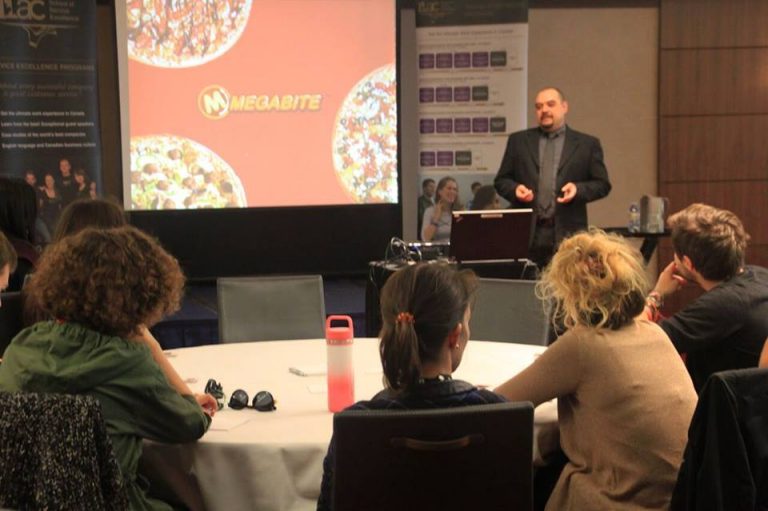 ILAC 顧客服務課程 -打工遊學介紹 - Hello Study 楓禾留遊學