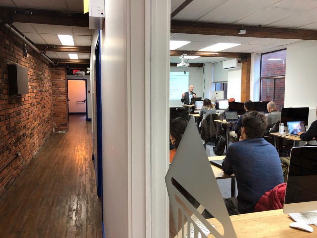 CICCC-電腦硬體裝修專業課程 - Hello Study 楓禾留遊學